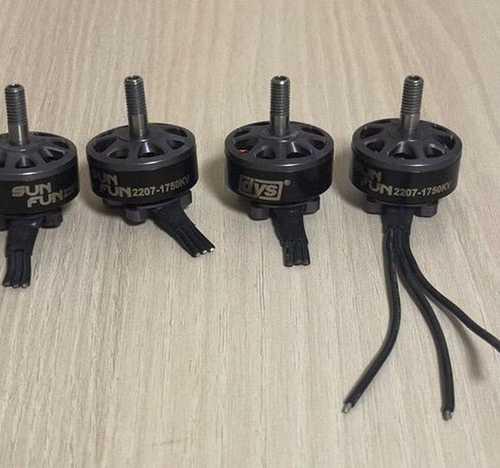 Бесколлекторные моторы Dys SunFun 2207-1750kv