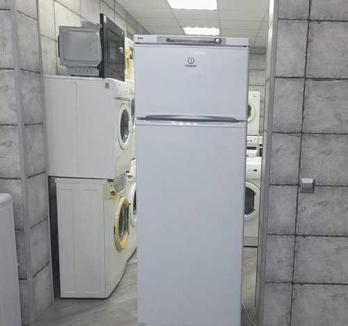 Холодильник Indesit ST 167.028