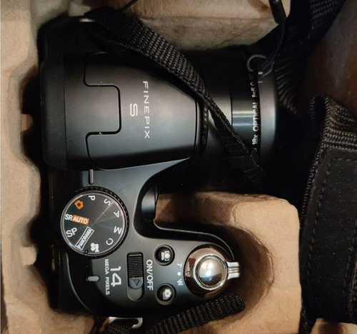 Новый цифровой фотоаппарат Fujifilm FinePix S2980