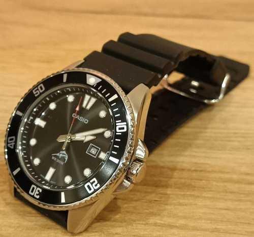 Наручные часы Casio Duro MDV-106 Diver