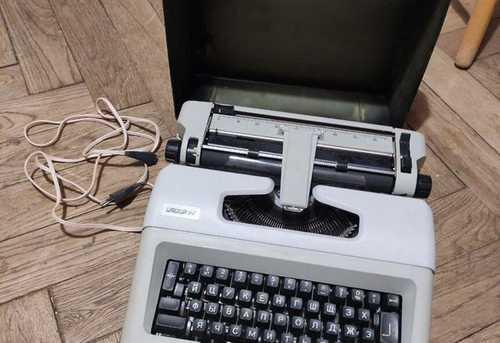 Пишущая машинка ивица М