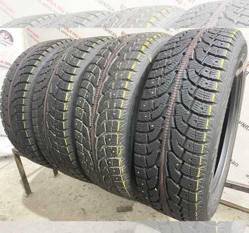 Hankook I'Pike RW11 215/60 R17 93N