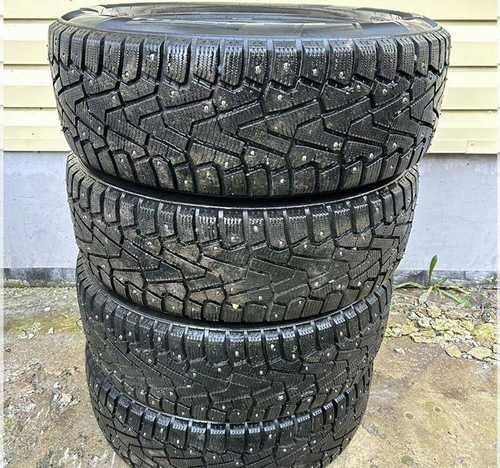 Pirelli Ice Zero 215/65 R16 102T