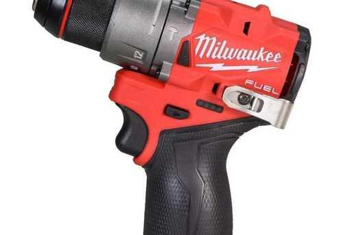 Шуруповерт Milwaukee 3404-20 M12 Fuel