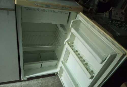 Маленький холодильник