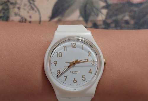 Часы swatch белые gw164 в идеале