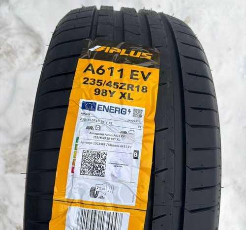 Aplus A610 235/45 R18 98Y