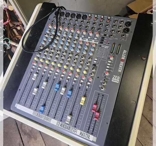 Микшерный пульт Allen&Heath ZED-12FX