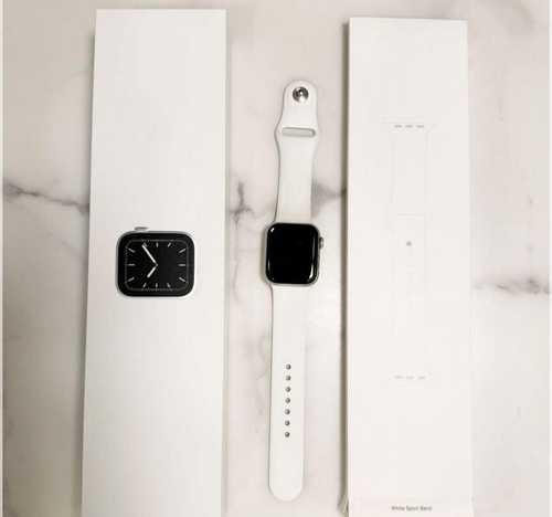 Часы iwatch apple series 5 40 мм