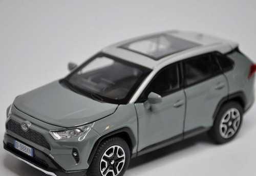 Модель авто Toyota RAV4 2023 1:32 металл