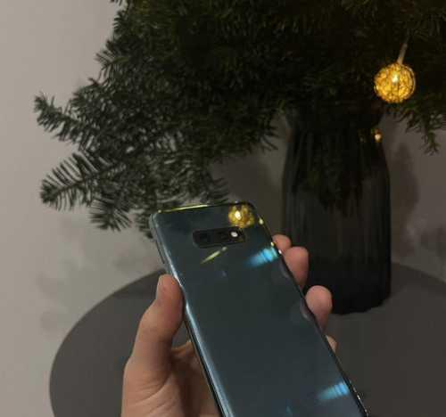 Samsung Galaxy S10e, 6/128 ГБ