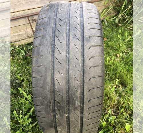 GT Radial Champiro FE1 215/50 R17