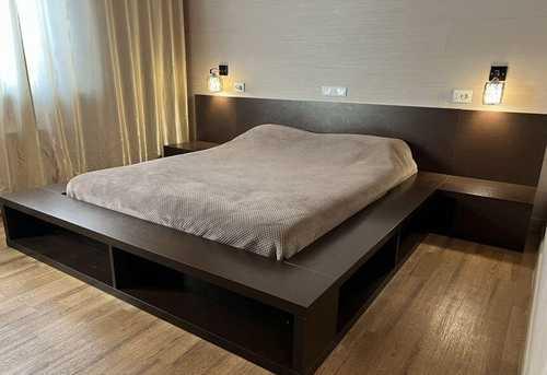 Кровать со встроенными тумбами