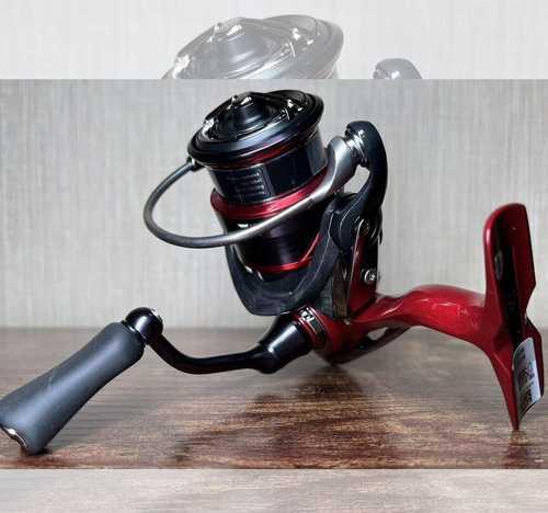 Катушка Daiwa 21 Fuego CS LT 2000S XH