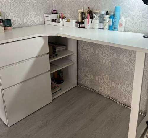 Письменный стол IKEA