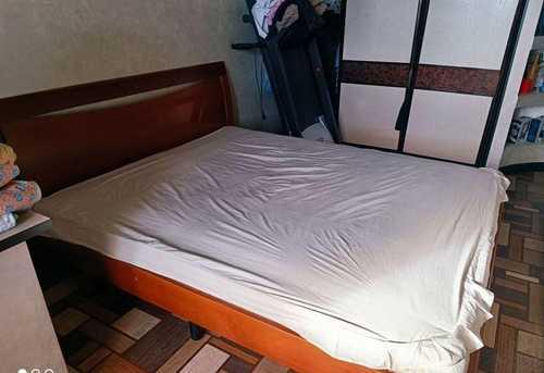 Кровать двухспальная с матрасом бу 200x220