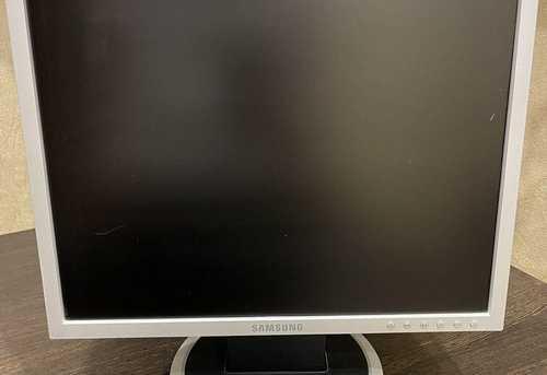 Монитор Samsung SyncMaster 940N