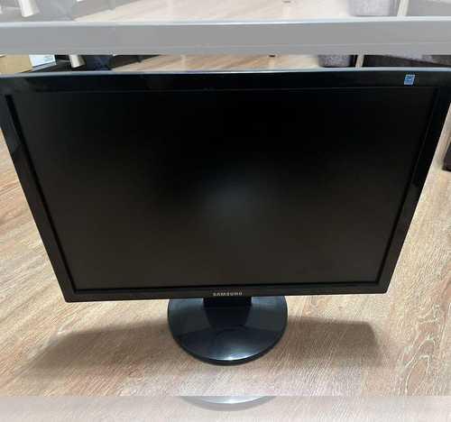 Монитор Samsung SyncMaster 2243LNX