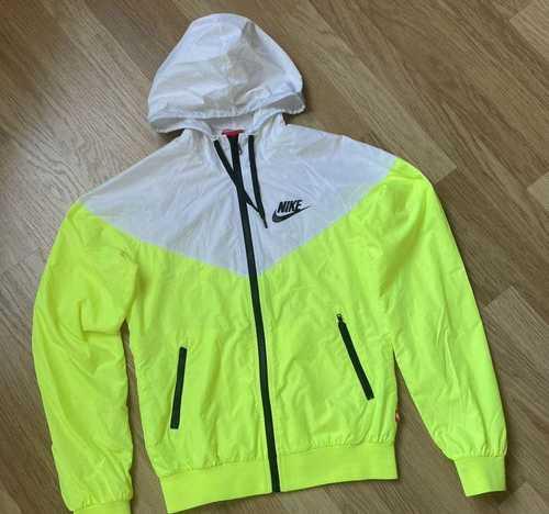 Ветровка Nike Windrunner