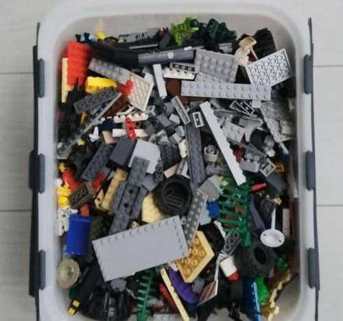 Ящик с деталями Lego