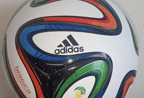 Футбольный мяч adidas Brazuca