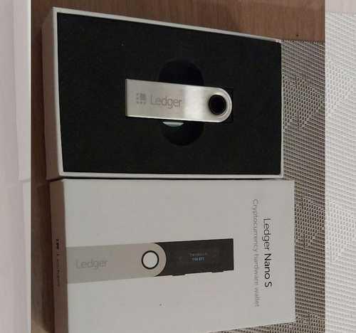 Холодный криптокошелек Ledger Nano S