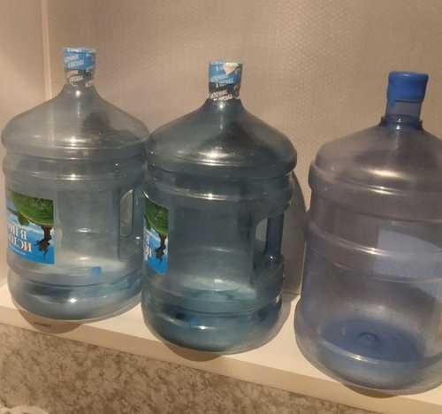 Пустые бутыли из под воды 19
