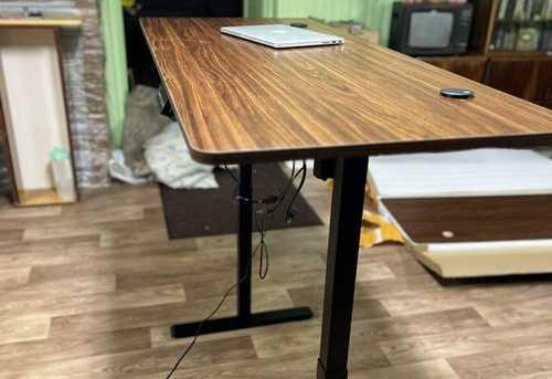 Компьютерный стол с изменением высоты
