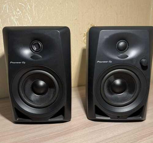 Студийные мониторы-Активные колонки Pioneer DM-40