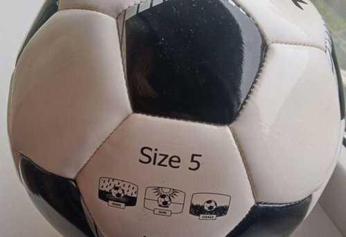 Футбольный мяч новый Demix