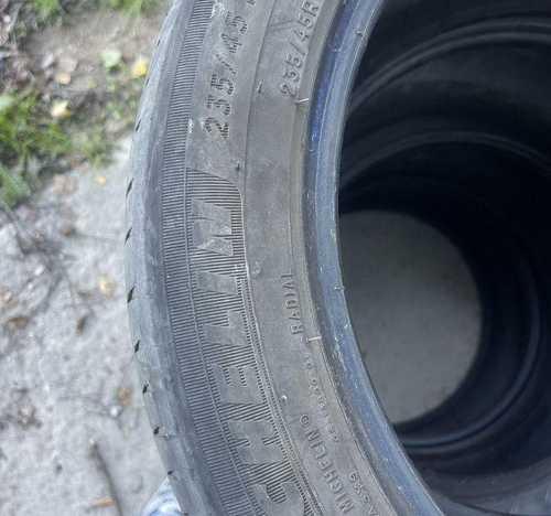 Michelin Radial XSE 235/45 R17 97W