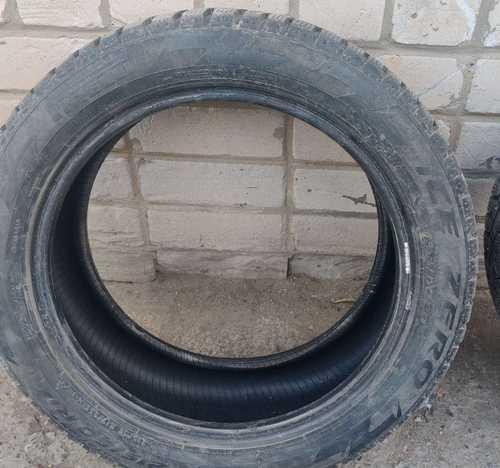 Pirelli Ice Zero 215/50 R17