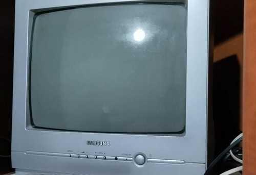 Телевизор с пультом работающие