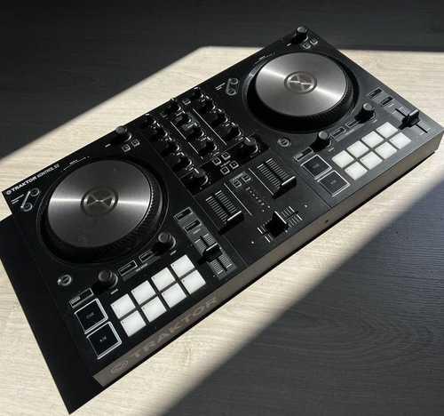 Dj контроллер traktor s2 mk3