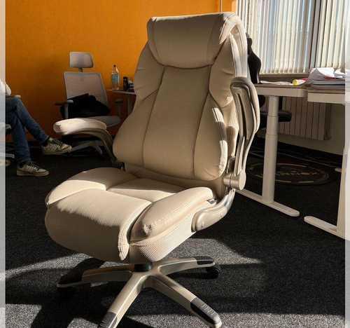 Продам кресло для компьютера Eureka OC11-OW, белое