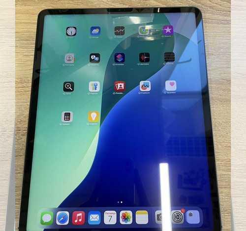 iPad pro 6 gen 12.9 2022 sim (A2764) 1TB