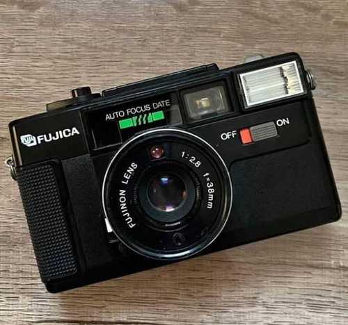 Пленочный фотоаппарат Fujica Auto 7 Date