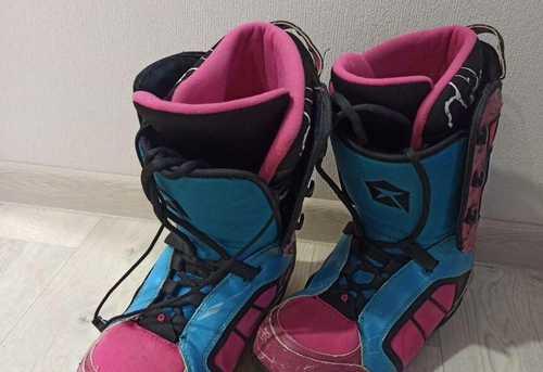 Сноубордические ботинки женские 38