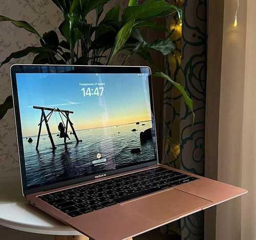 Macbook air 13 2019 8/128 Rose Gold