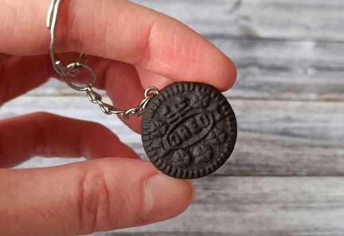 Брелок Oreo. Ручная работа