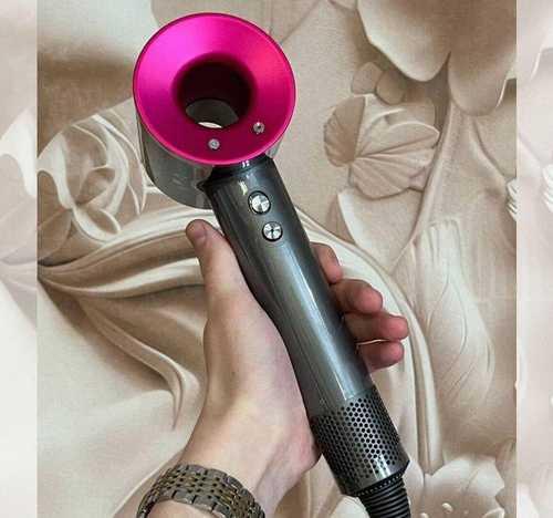 Розовый цвет фена Dyson HD08 (Малайзия)