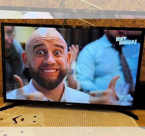 Телевизор Samsung SMART tv 32