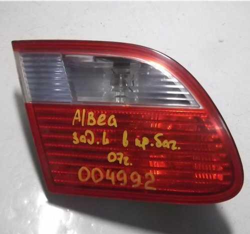 Фонарь задний внутренний левый Fiat Albea 2002-2012