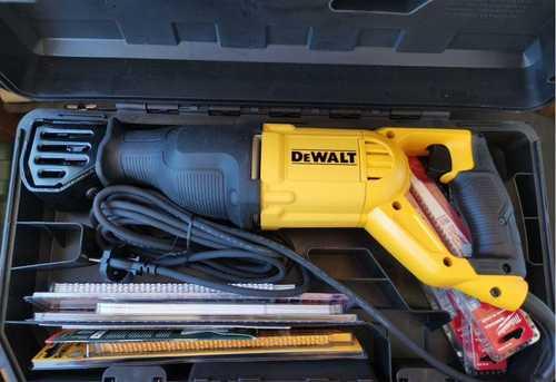 Сабельная пила DeWalt dwe305pk