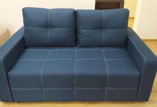 Компактный диван с механизмом «easy roll»