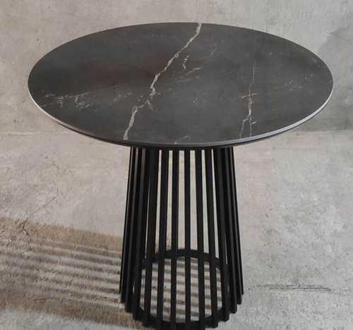Круглый стол из черного керамогранита Siena
