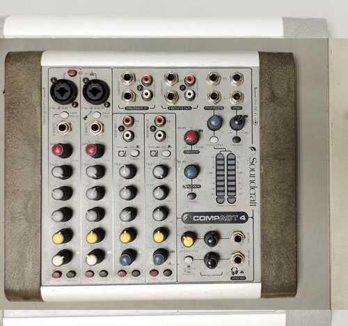 Микшерный пульт soundcraft compact 4