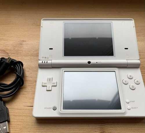 Игровая приставка Nintendo DSi белая в идеале