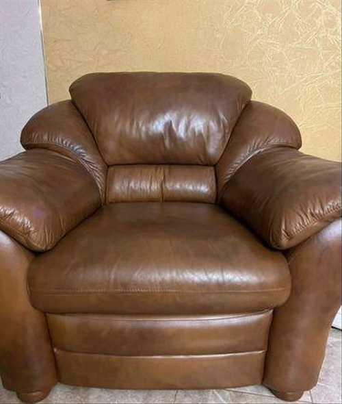 Кожанное кресло из натуральной кожи