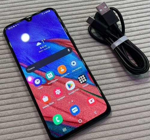 Samsung Galaxy A40, 4/64 ГБ